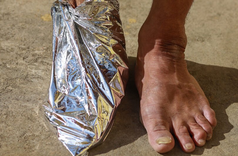 You Won’t Believe What Happens When You Wrap Your Feet in Aluminum Foil! - Jokes Daddy