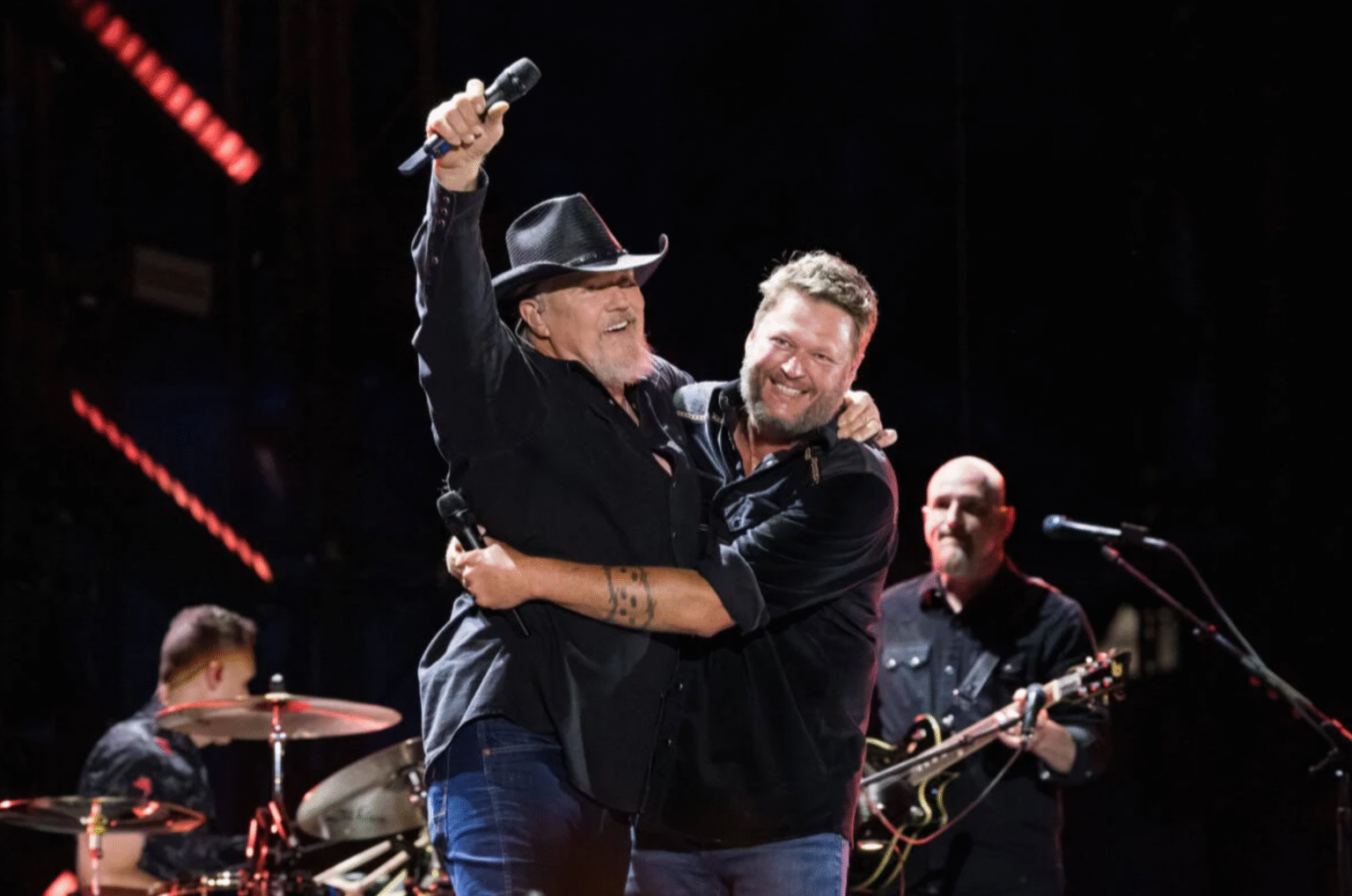 Blake Shelton & Trace Adkins Reunite After 15 Years for Explosive ...
